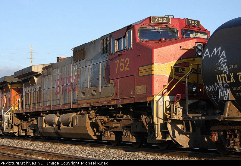 BNSF 752